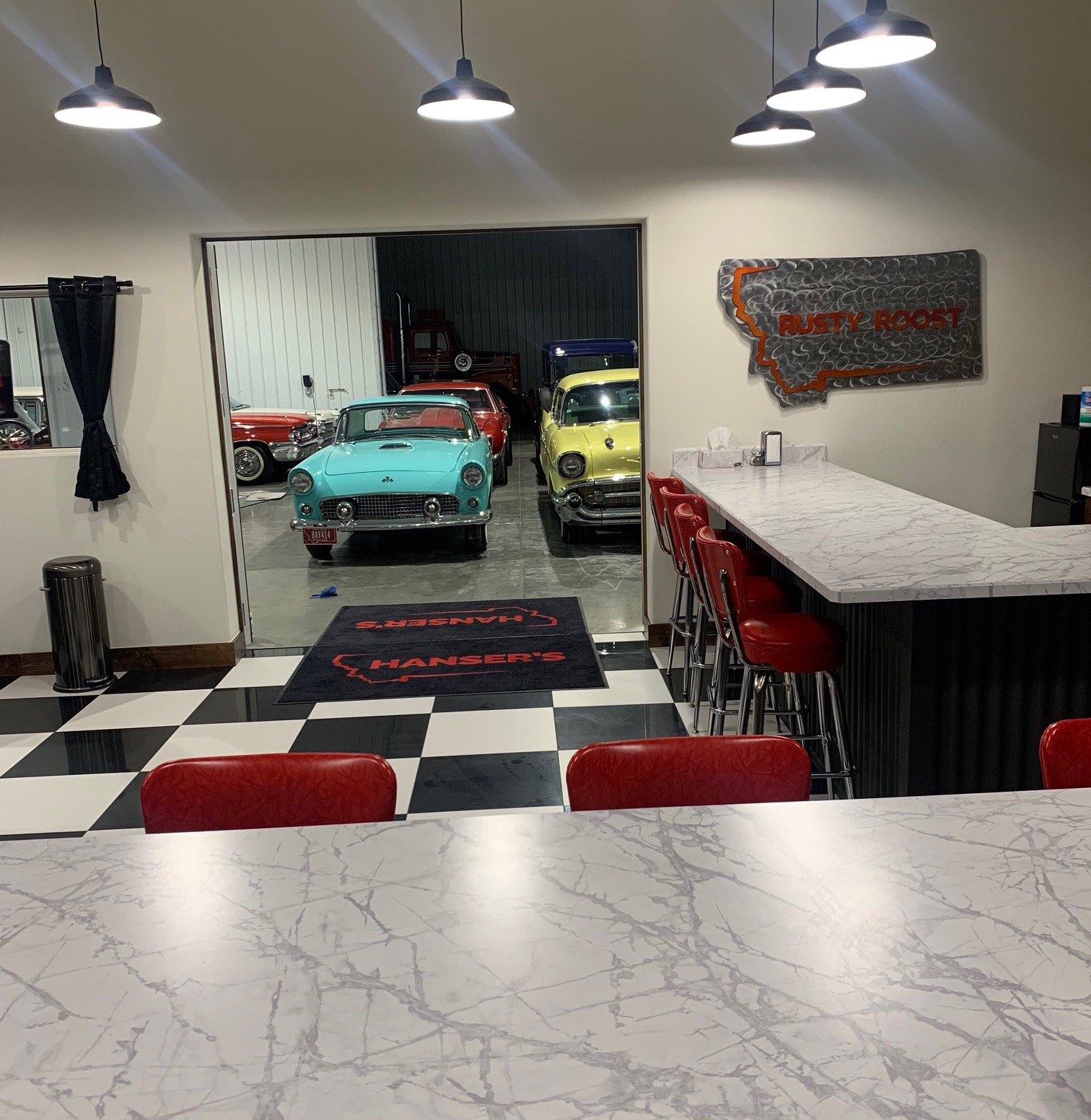 R. Hanser - RetroSpaces