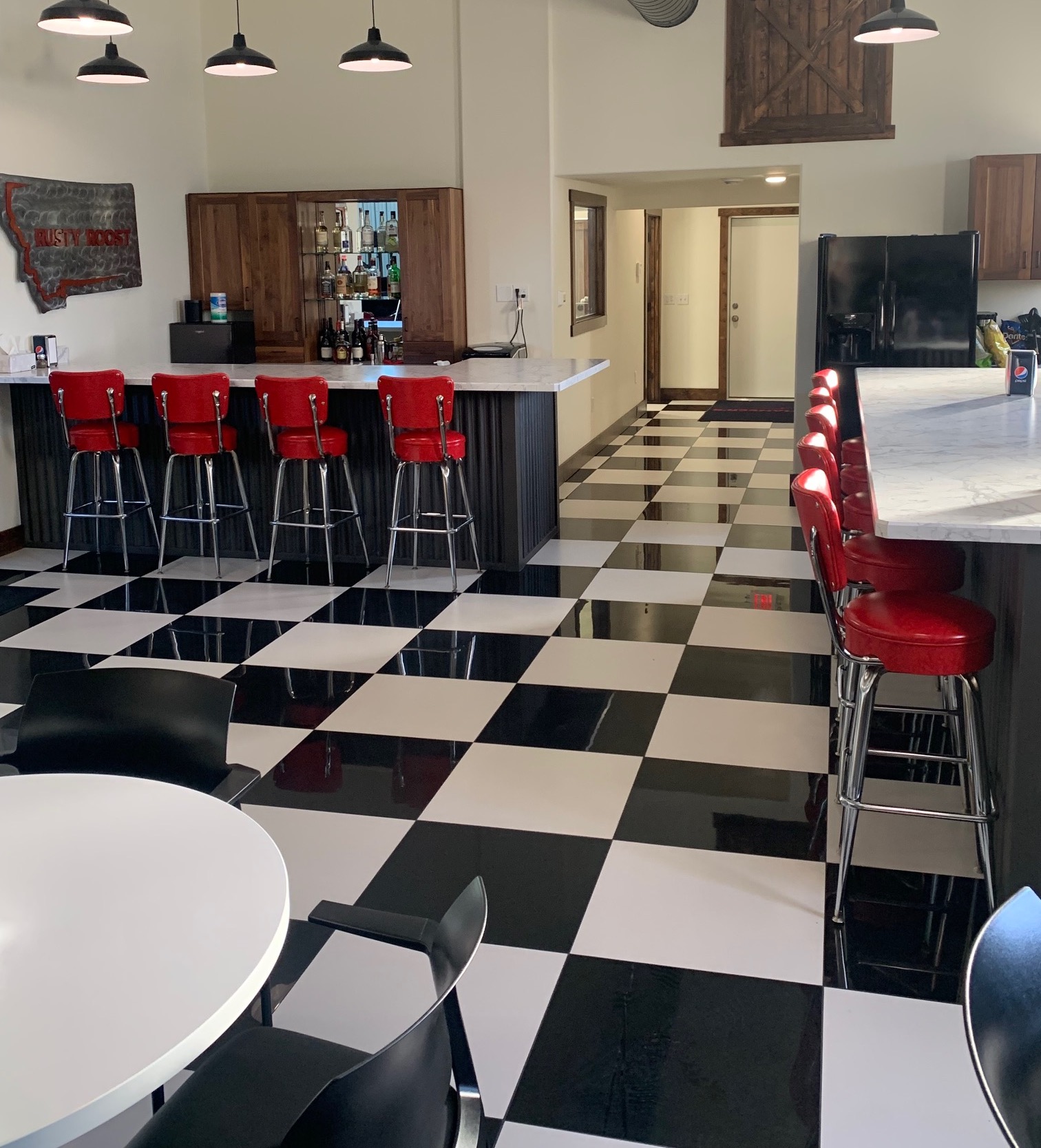 R. Hanser - RetroSpaces