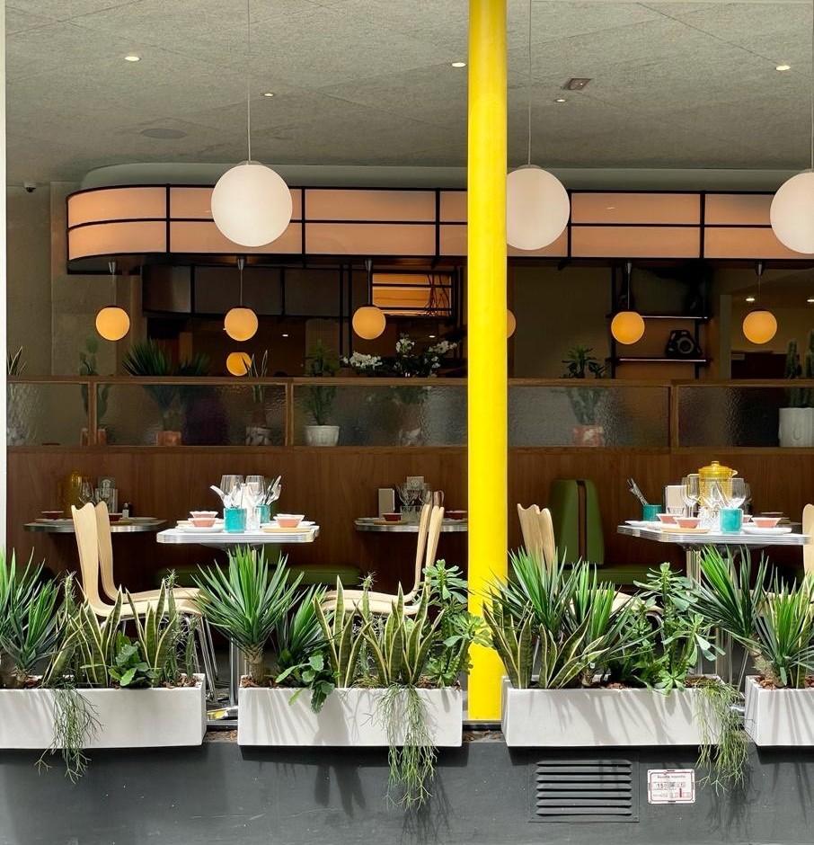 Cali Sisters – Paris, France - RetroSpaces