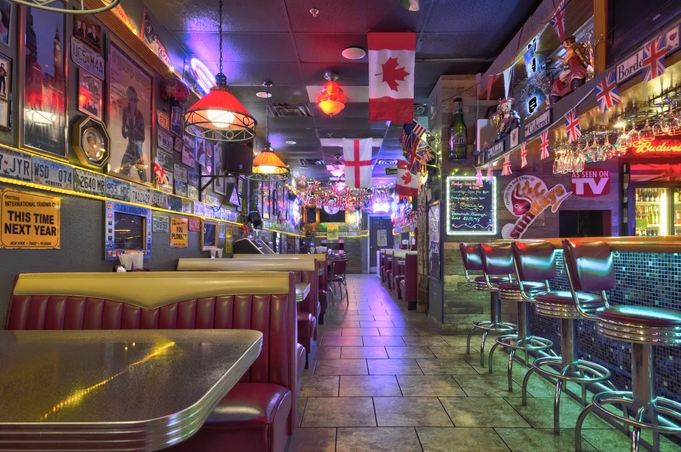 Sundays Grill – Devenport, Florida - RetroSpaces