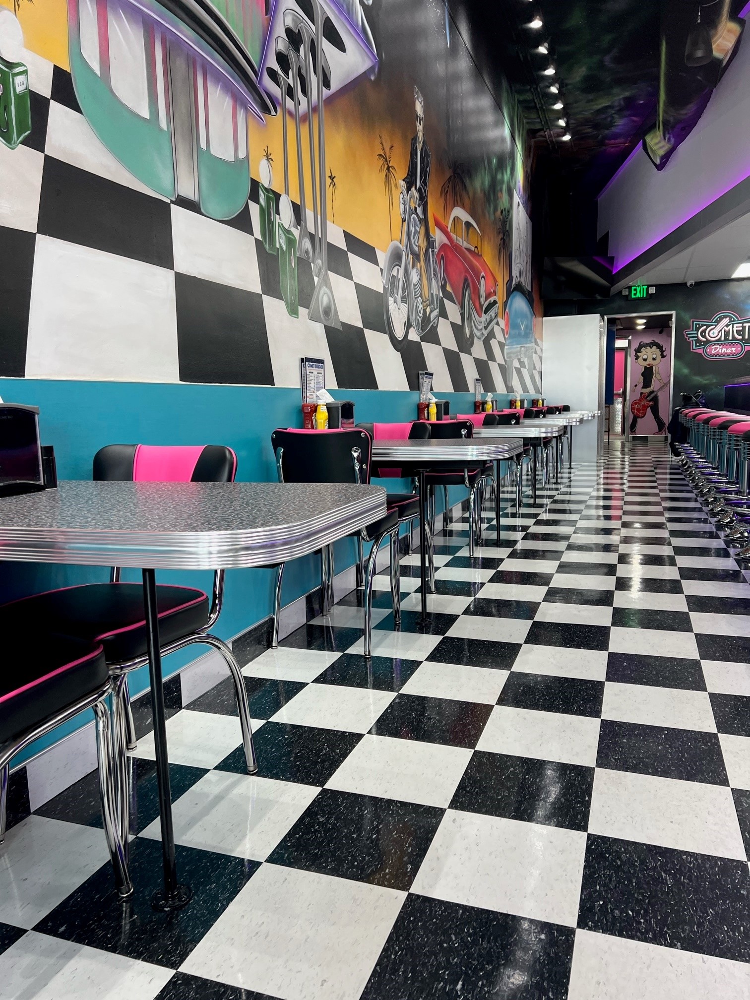 Comet Burgers in Royal Oak – MI - RetroSpaces