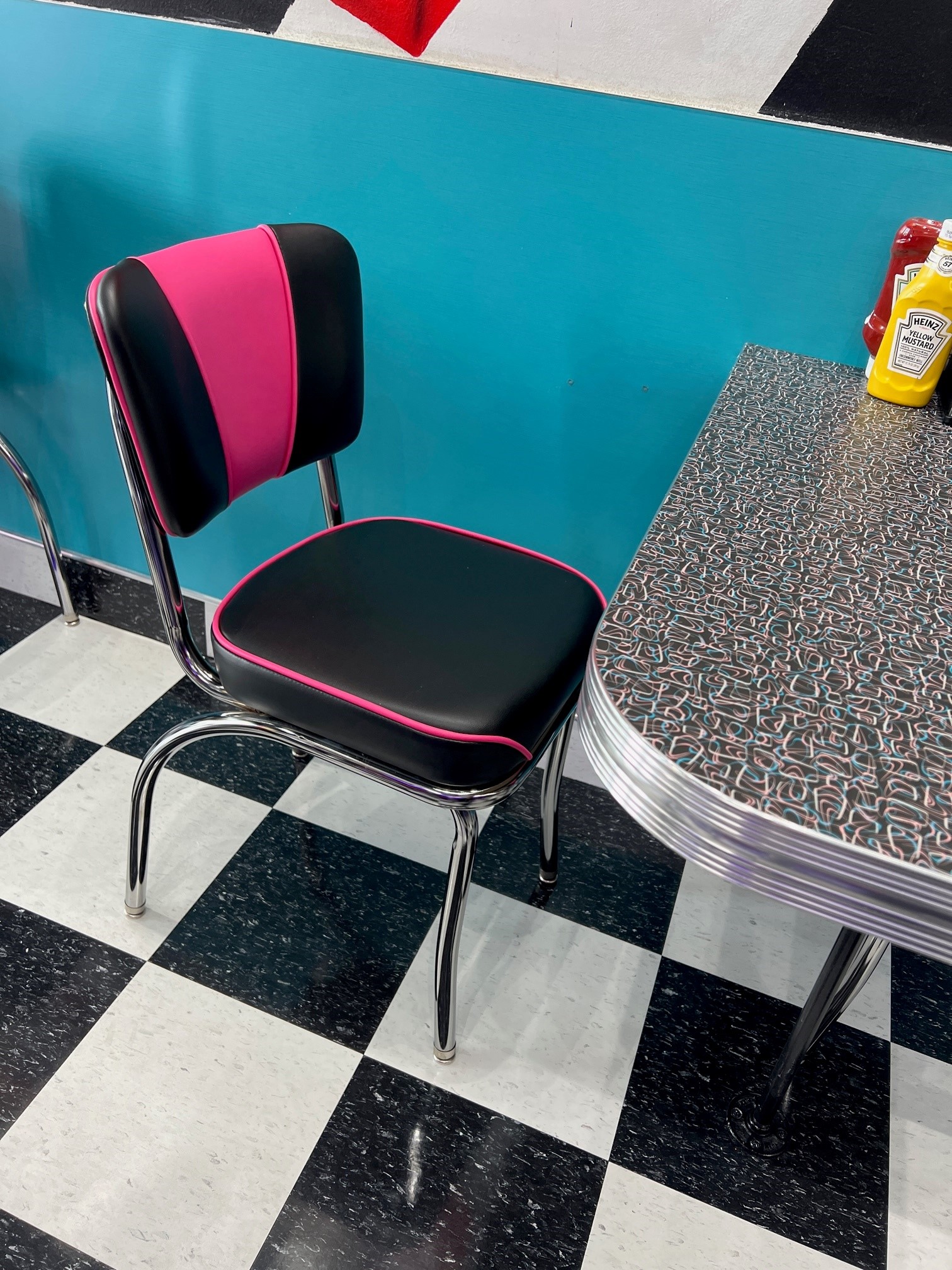 Comet Burgers in Royal Oak – MI - RetroSpaces